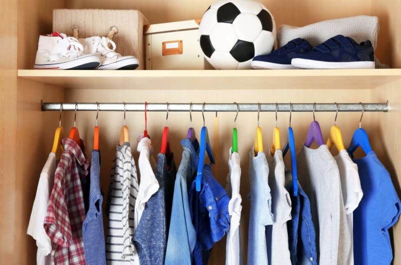 Nepříjemný zápach ve skříni? Tento jednoduchý trik ho odstraní během ...