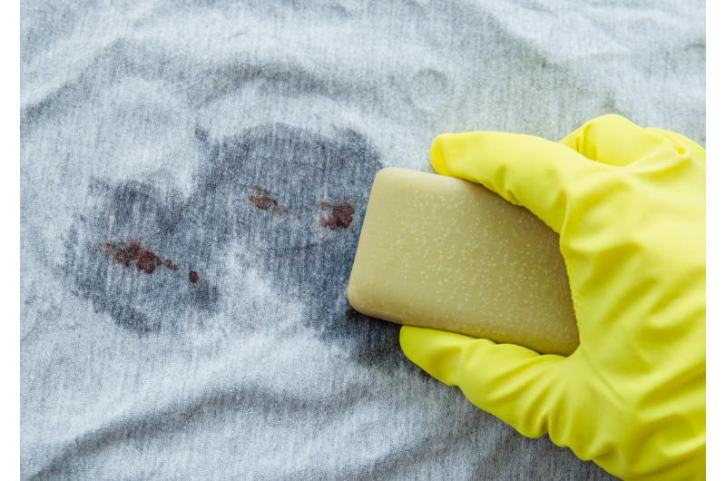 Jak lehce odstranit krev z oblečení? | Magazín | AkcniCeny.cz